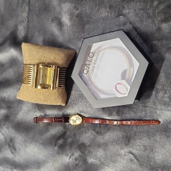 lot | Accessories | Womens 4 Pc Watch Bracelet Lot Timex Geneva Gold Bangle Qalo New Leather ...